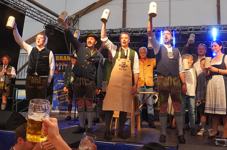 Polizei mit Frühlingsfest bisher zufrieden Polizei mit Frühlingsfest bisher zufrieden