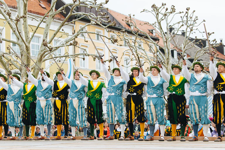 Tradition am Ostermontag: Georgiritt und 100 Jahre Schwertertanz ...